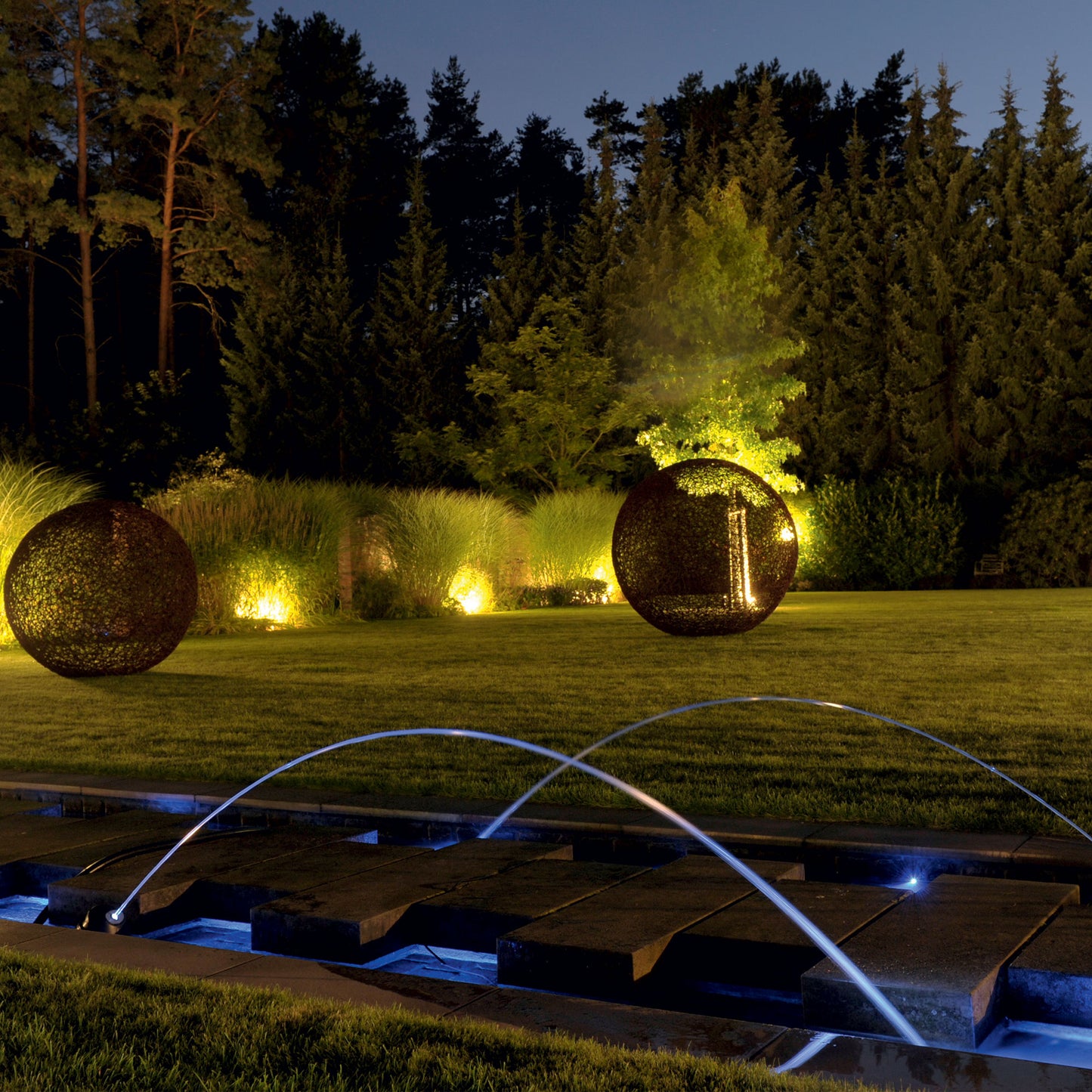 OASE Water Jet Lightning Fountain - Dramatic Water Display – Pondscape